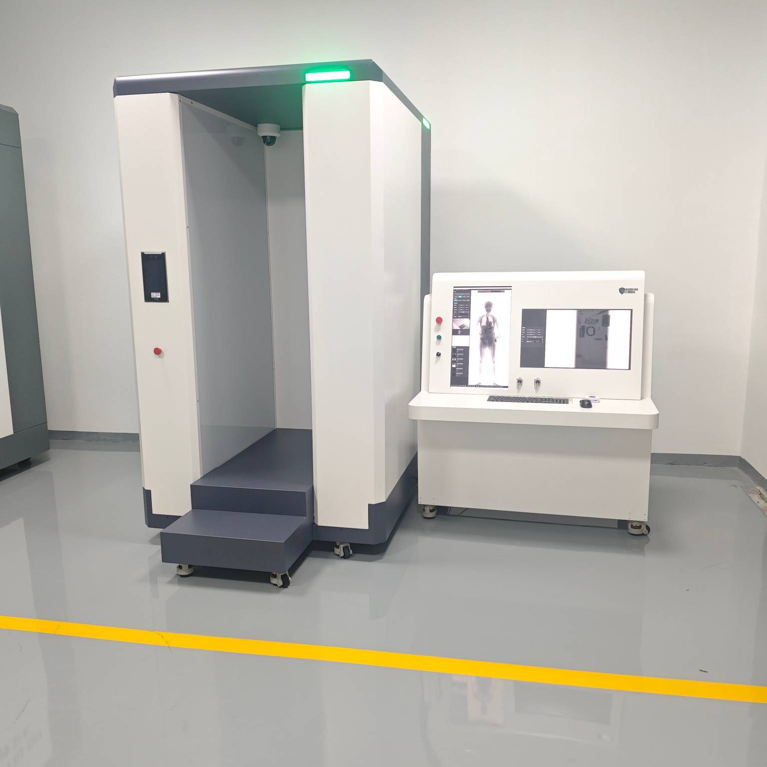 Vertical Full Body Scanners AI High Performance With Dual Energy
